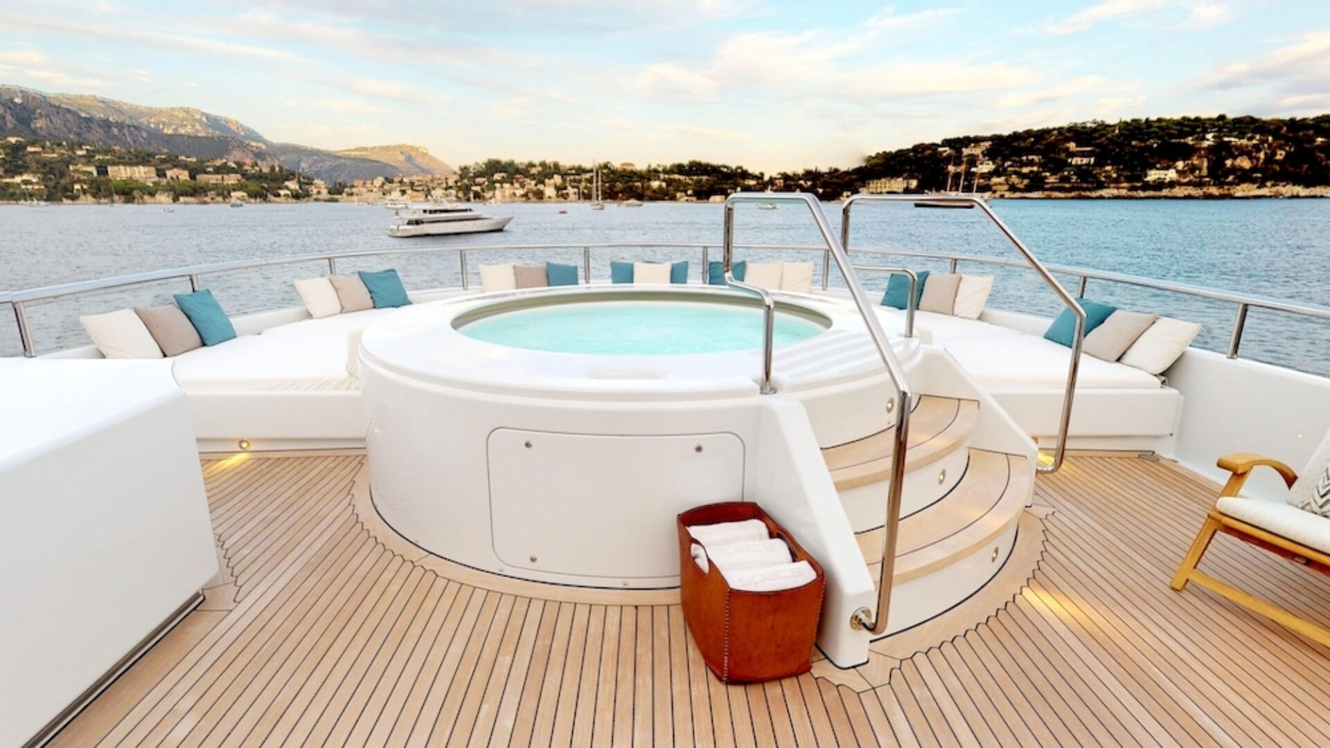 Yacht SPORT, Feadship | CHARTERWORLD Luxury Superyacht Charters